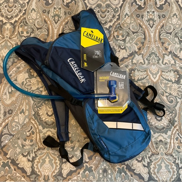 Camelbak | Bags | Nwt Camelback Rogue 7oz 2l Hydration Backpack | Poshmark